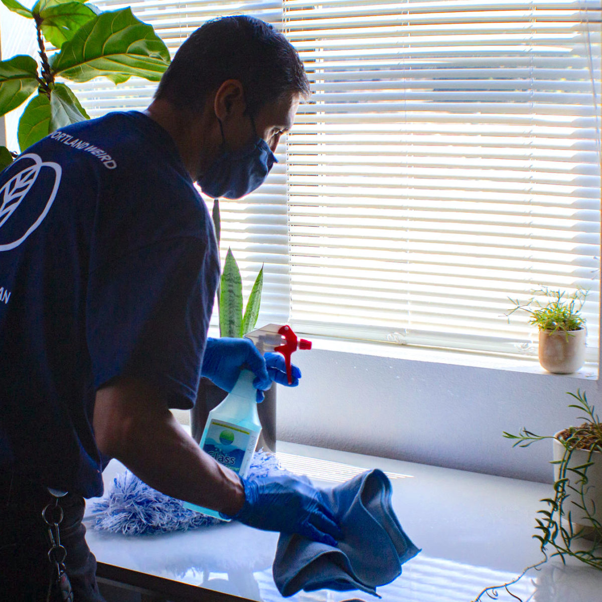 How to ensure hot desking is safe — Cleansolution